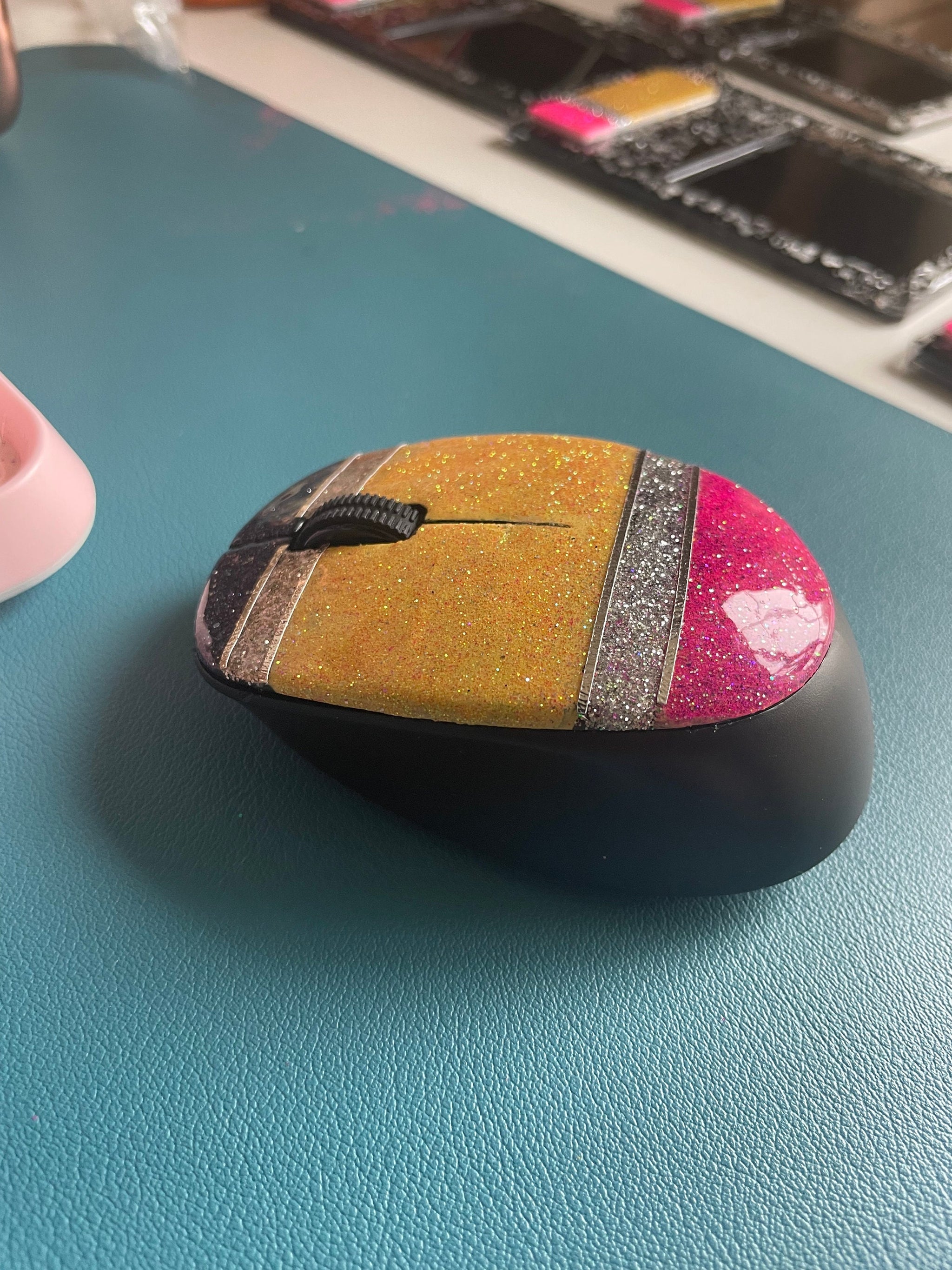 Glitter wireless mouse – MissCraftyCustoms